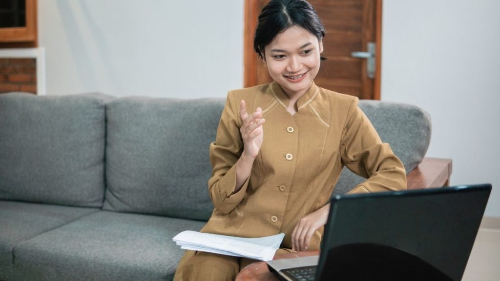 Profesi Pegawai Negeri Sipil (PNS): Tugas, Jobdesk, Gaji, Keahlian dan Jenjang Karir