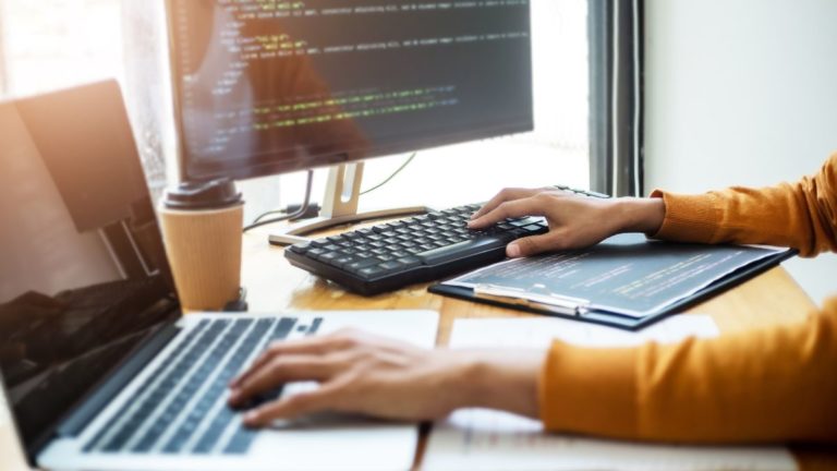 Profesi Data Engineer: Tugas, Jobdesk, Gaji, Keahlian dan Jenjang Karir