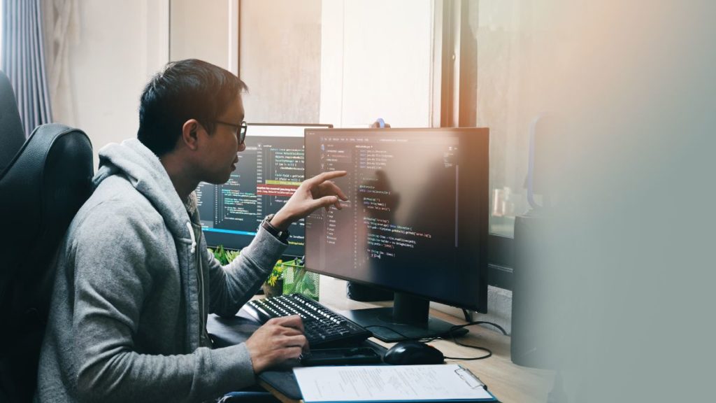 Profesi System Analyst: Tugas, Jobdesk, Gaji, Keahlian dan Jenjang Karir