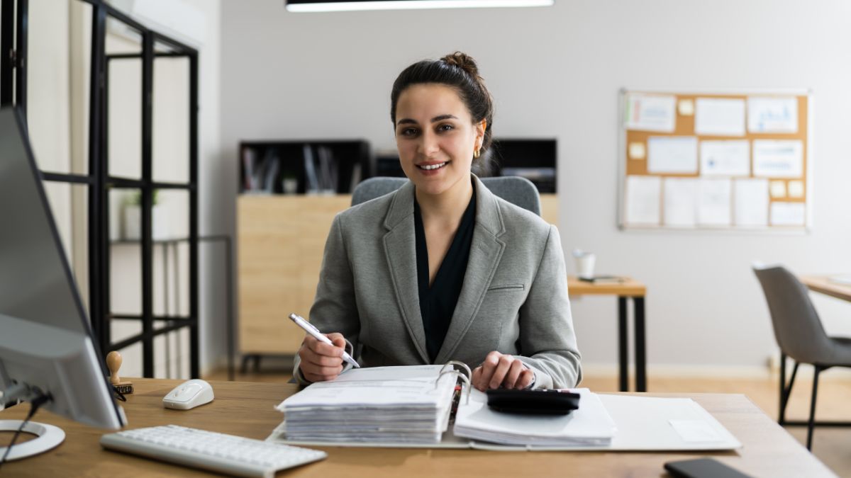 Jobdesk Admin Pembukuan: Tugas dan Kualifikasinya - Mployee