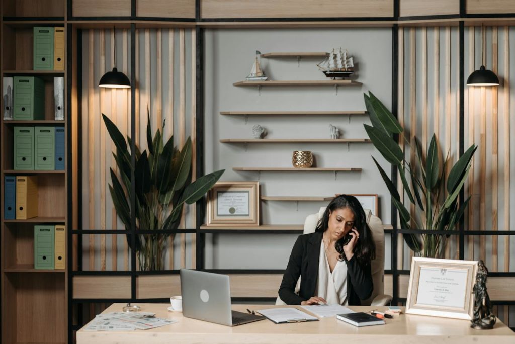 Tugas Admin Notaris serta Gajinya - Mployee