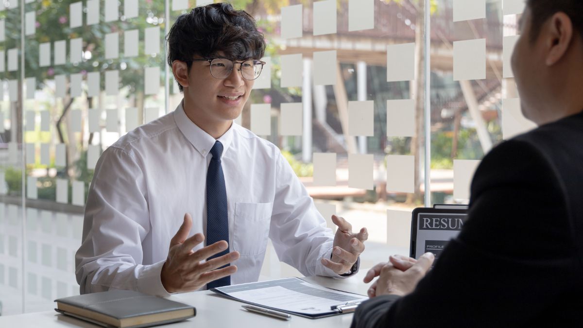 5 Pertanyaan Interview Kerja Yang Pasti Keluar, Tips dan Contoh Jawabannya - Mployee